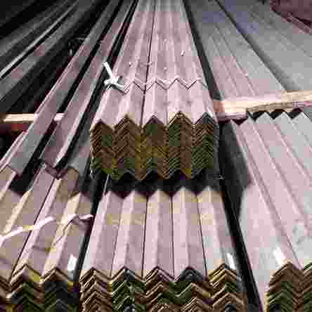 Besi Siku 70 x 70 x 7 mm - PT. SAHABAT ANA GRUP